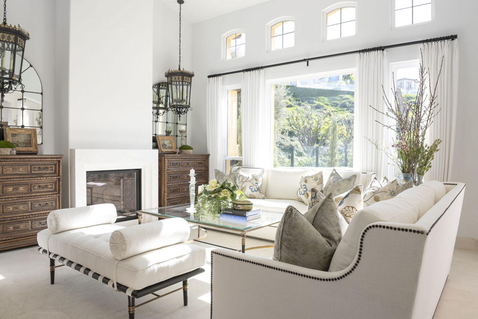 This Stunning California Home Keeps it Chic Year Round - Barclay Butera ...